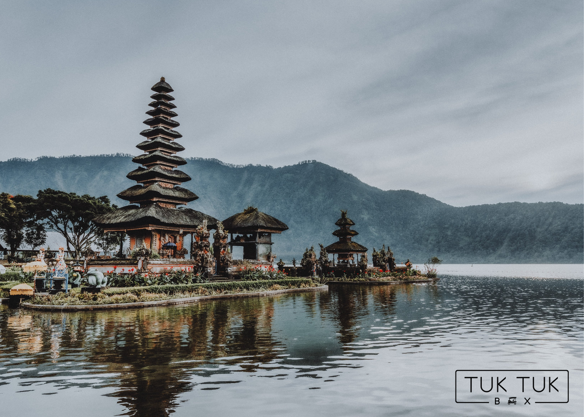 Visualizing Southeast Asian Architecture – Tuk Tuk Box